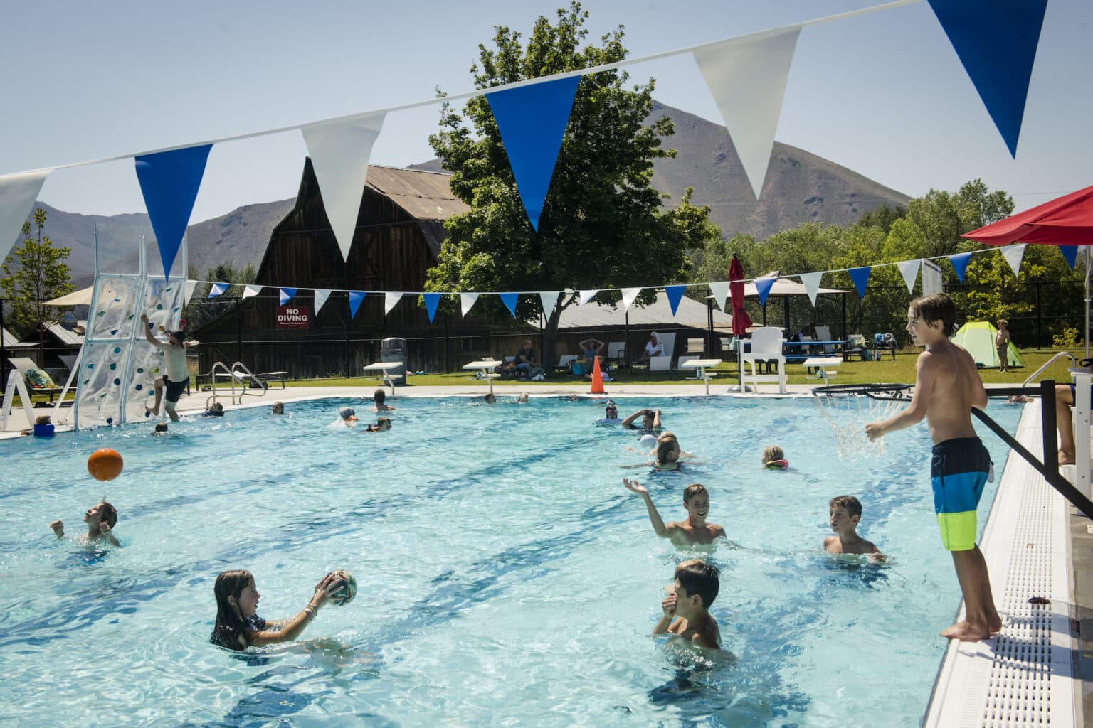 Pool Party Rental - BCRD